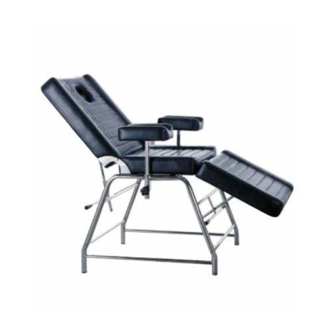 EH131 - Manual Procedure Chair | VNG Medical Innovation System Pvt. Ltd.