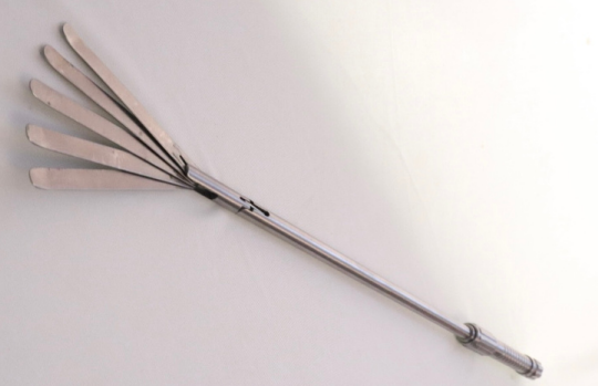 Fan Retractor - Laparoscopic Instruments - V. K. Endoscope Pvt. Ltd ...