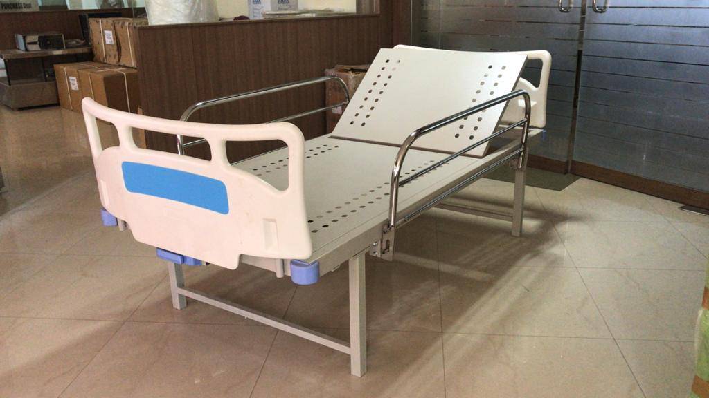 Single Function Manual Bed - Welcraft Healthcare Pvt. Ltd. | Medzell